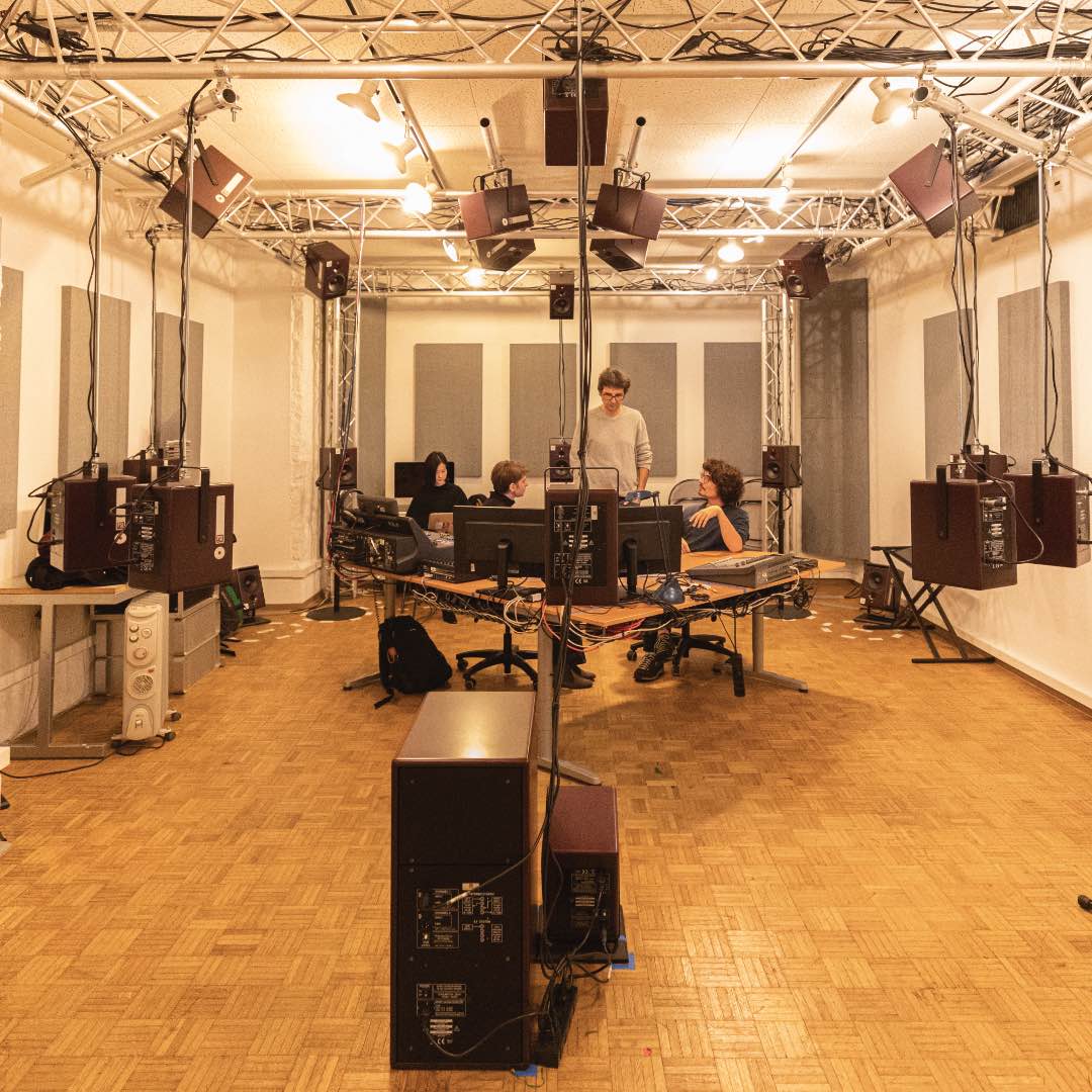 Ambisonic speakers 02